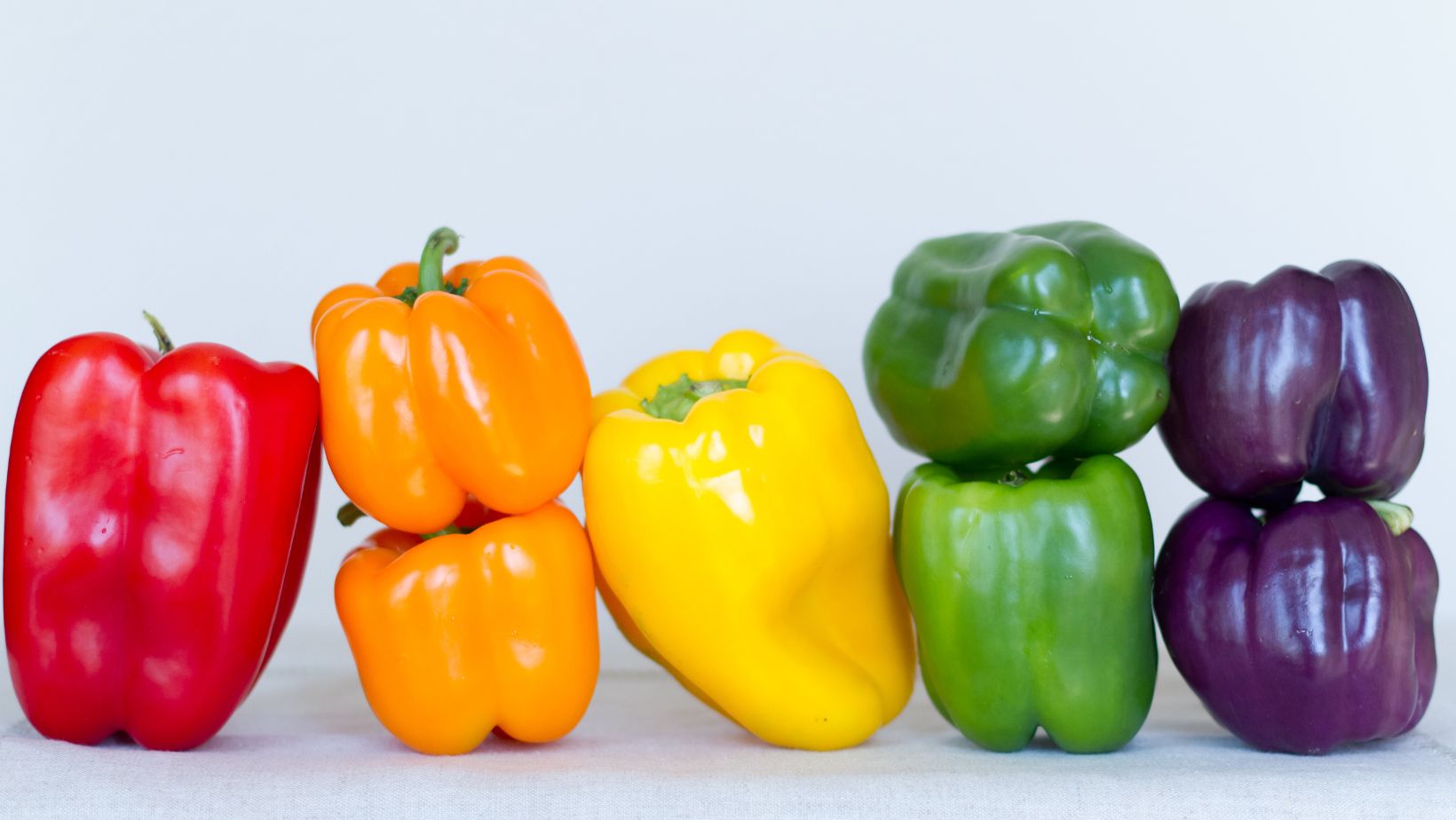 Weekly Guide to Growing Bell Peppers - Colin Can Help Library